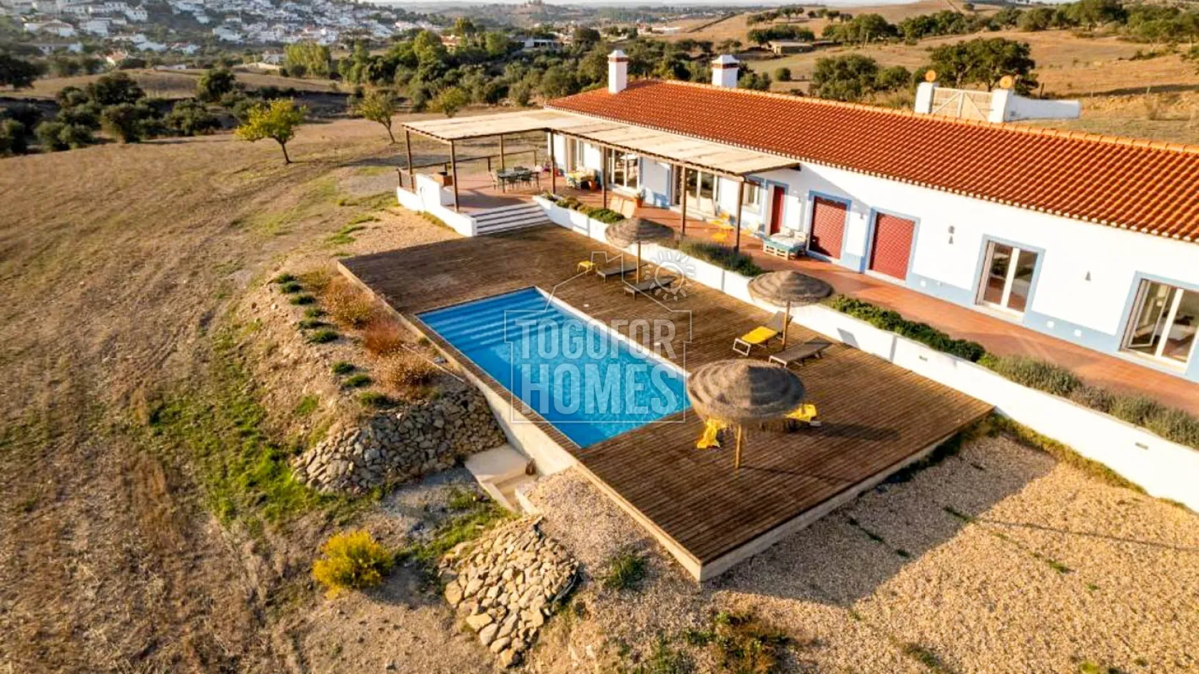 How much land comes with a 5-bedroom villa in the South Alentejo ...