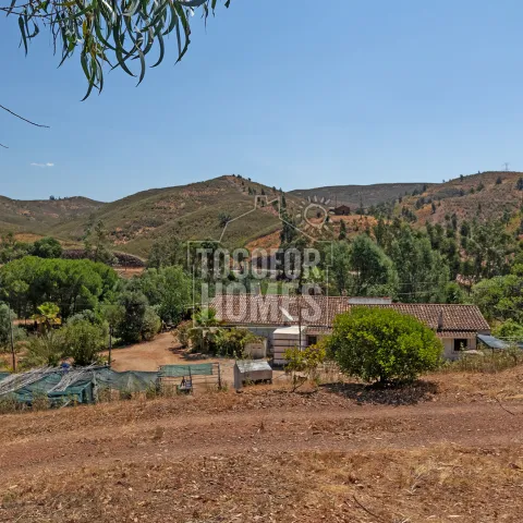 Which properties for sale offer panoramic countryside views in Silves ...